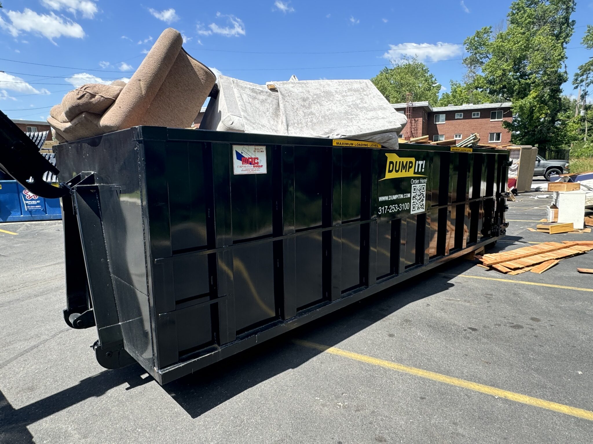 Common Items You Can and Can't Throw in a Dumpster: Things to Throw